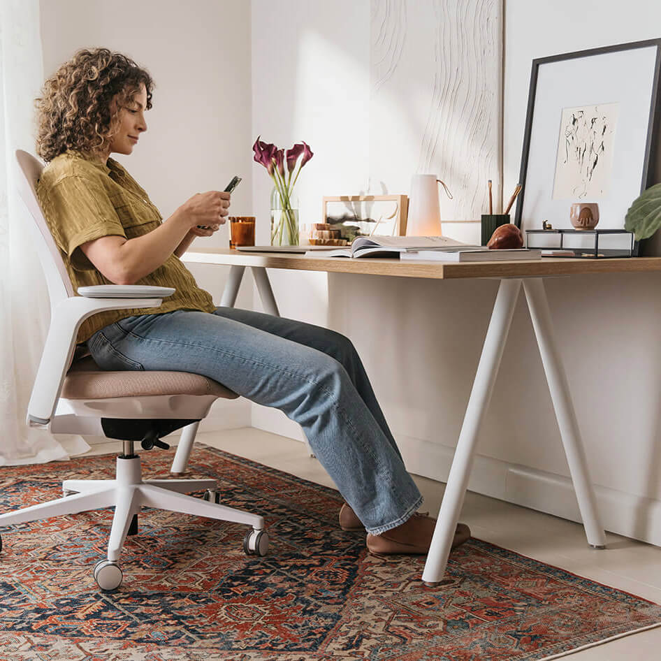 Metro Desk - Functional & Easy to Use